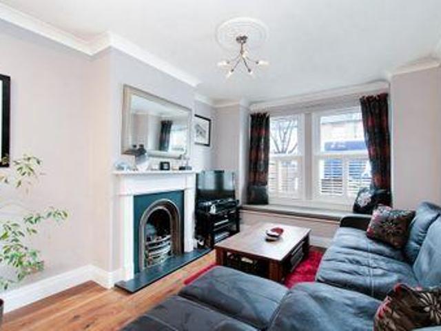 3 Bedrooms for rent in Victory Road, London SW19