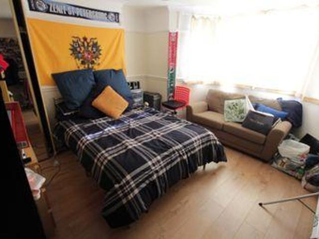 3 Bedrooms for rent in Wyevern Road, Cathays, Cardiff CF24