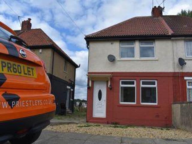 3 Bedrooms for rent in Walden Drive, Bradford BD9