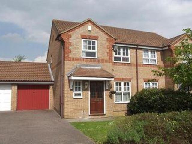 3 Bedrooms for rent in Wardle Place, Oldbrook, Milton Keynes MK6
