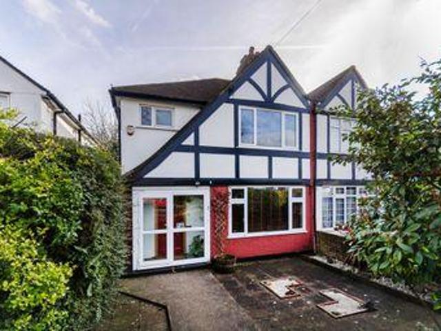 3 Bedrooms for rent in Watermead Road, London SE6