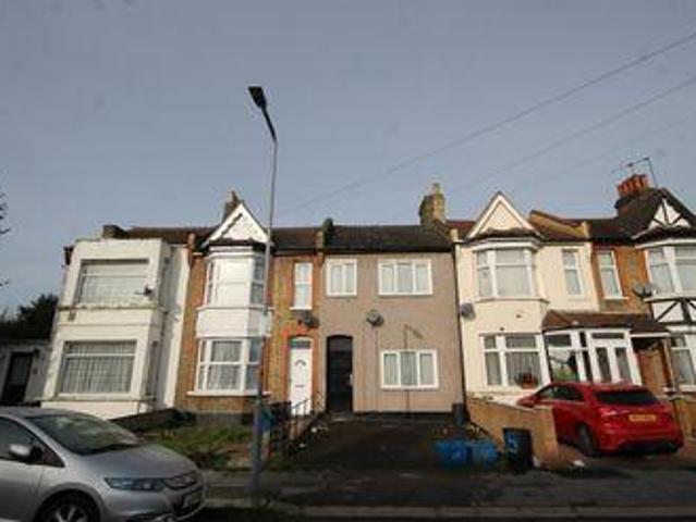 3 Bedrooms for rent in Westwood Road, Ilford IG3