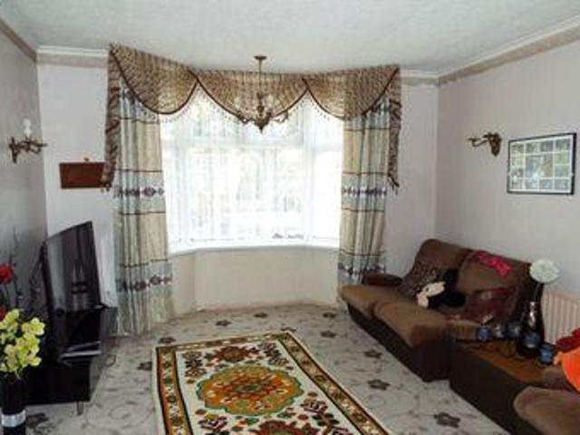 3 Bedrooms for rent in West Road, London E15