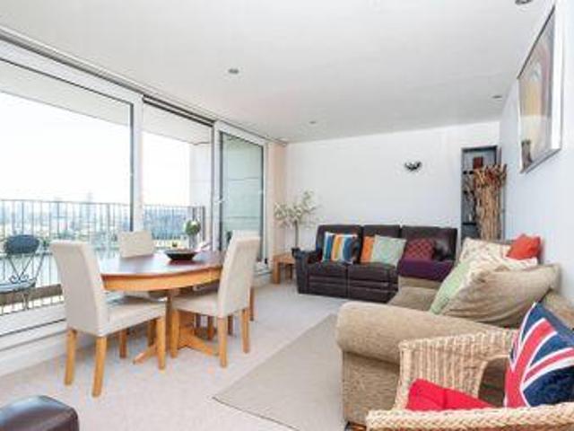3 Bedrooms for rent in Western Gateway, London E16