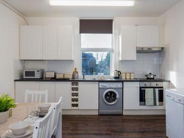 3 Bedrooms for rent in Winstanley Terrace, Hyde Park, Leeds LS6