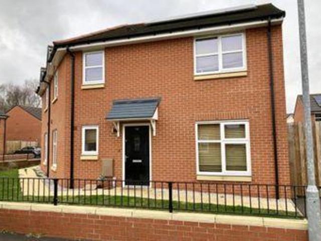 3 Bedrooms for rent in Woodpecker Road, Manchester M21