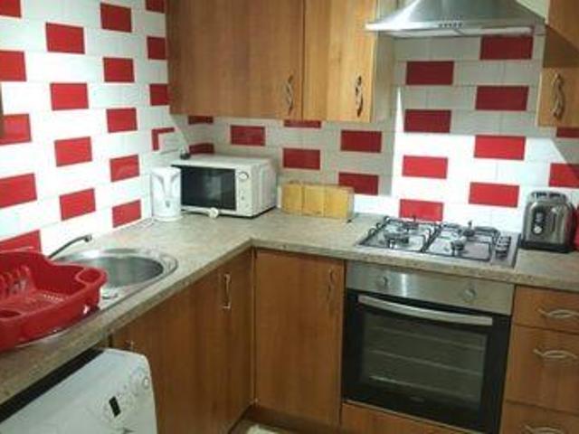 3 Bedrooms for rent in Wrangthorn Place, Hyde Park, Leeds LS6