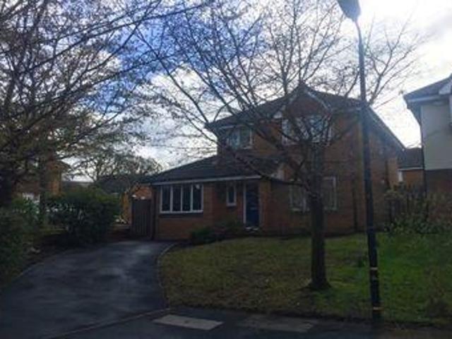 3 Bedrooms for rent in Yeoford Drive, Altrincham WA14