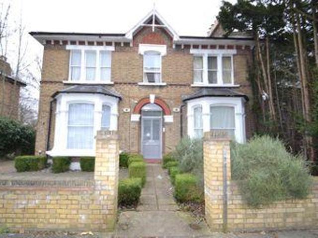 3 Bedrooms for rent in 36 Sunny Gardens Road, Hendon, London NW4