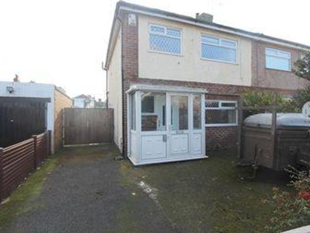 3 Bedrooms for sale in Manor Drive, Thornton Cleveleys FY5