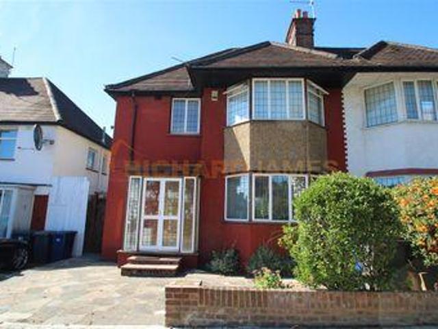 3 Bedrooms for sale in Millway, London NW7