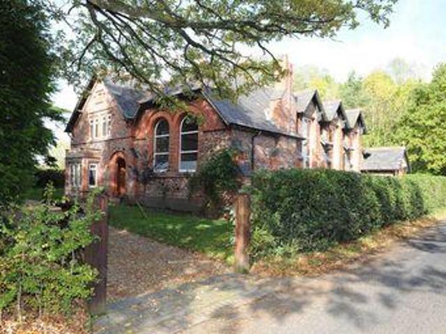 3 Bedrooms for sale in Moat Lane, Rixton, Warrington WA3