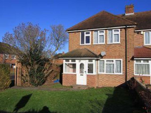 3 Bedrooms for sale in New Peachey Lane, Cowley, Uxbridge UB8