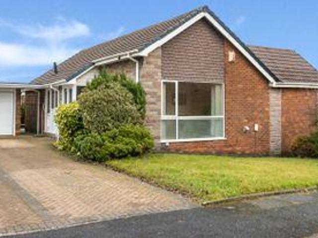 3 Bedrooms for sale in Oakbank Drive, Bolton BL1