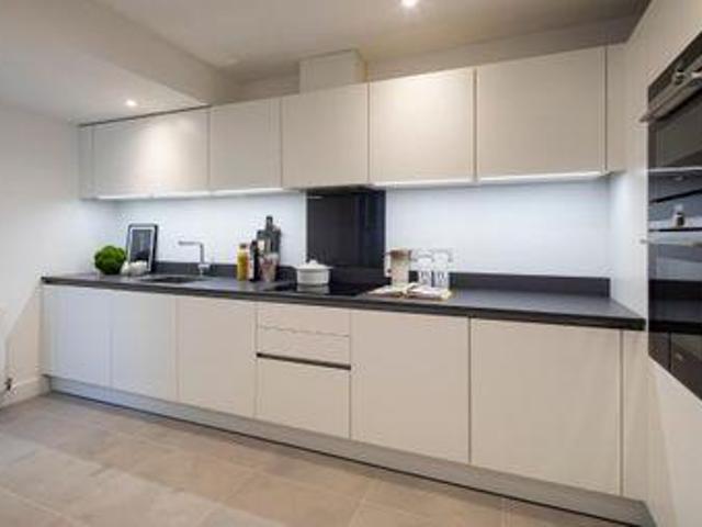 3 Bedrooms for sale in Arundel Road, Brighton BN2