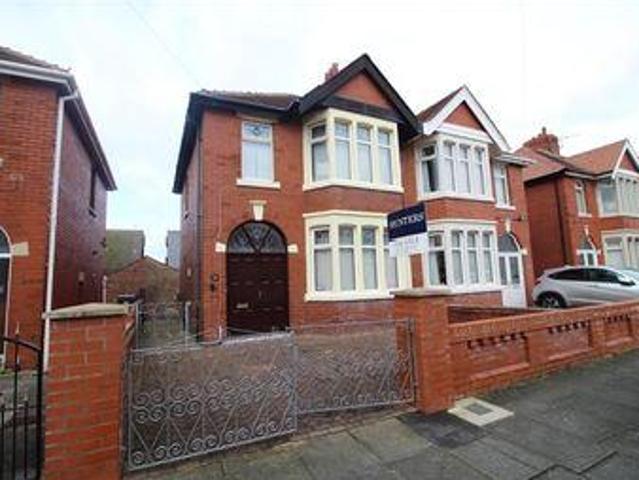 3 Bedrooms for sale in Burgess Avenue, Blackpool FY4