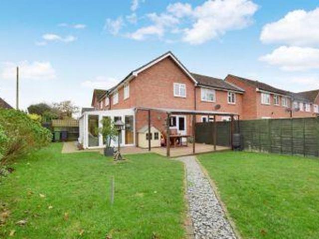 3 Bedrooms for sale in Bourne Close, Halstead CO9