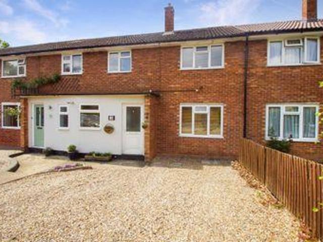 3 Bedrooms for sale in Chambersbury Lane, Hemel Hempstead HP3