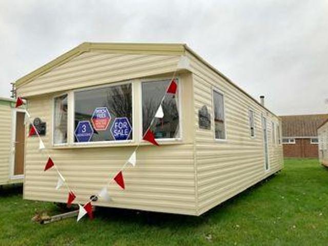 3 Bedrooms for sale in Clacton On Sea CO15
