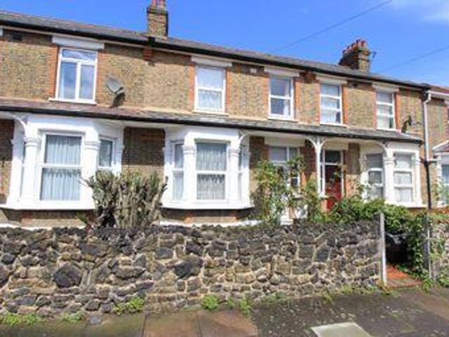 3 Bedrooms for sale in Farnham Road, Ilford, Essex IG3