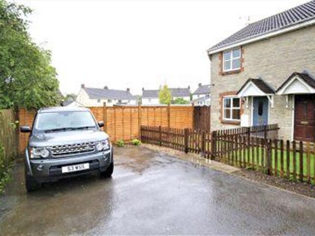 3 Bedrooms for sale in Gough Place, Cheddar BS27
