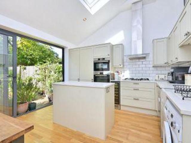 3 Bedrooms for sale in Grantham Road, London W4