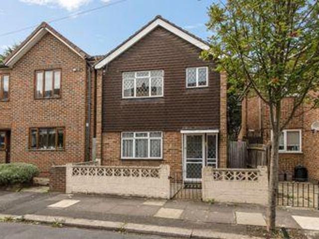 3 Bedrooms for sale in Grove Road, London SW19