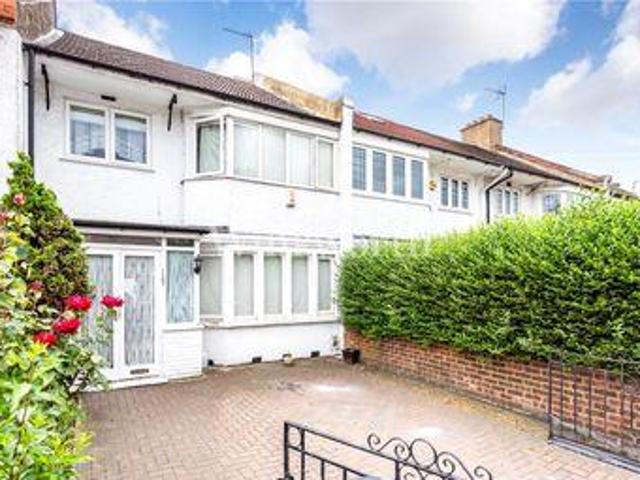 3 Bedrooms for sale in Hamilton Road, London NW11