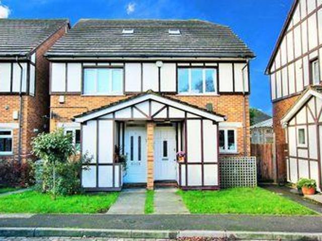 3 Bedrooms for sale in Heton Gardens, Hendon NW4