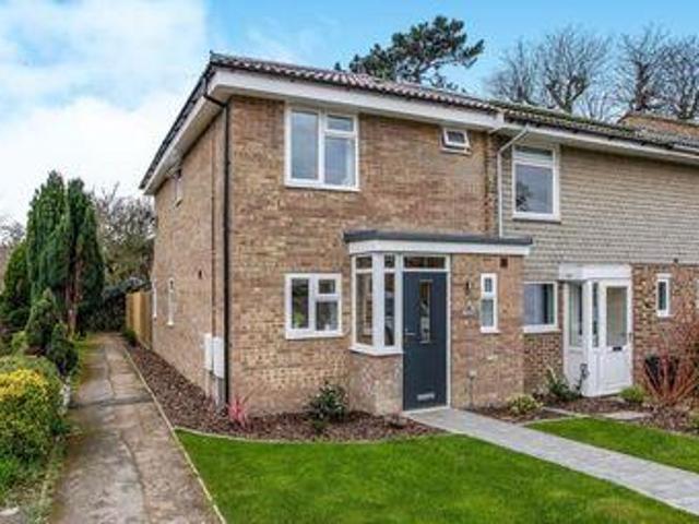 3 Bedrooms for sale in Lakeside, Redhill, Surrey RH1