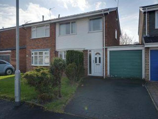 3 Bedrooms for sale in Larksmeadow Vale, Stafford ST17