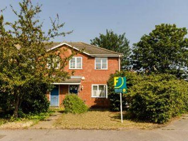 3 Bedrooms for sale in Livesey Close, Kingston KT1