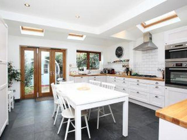 3 Bedrooms for sale in Pyrmont Road, Chiswick W4