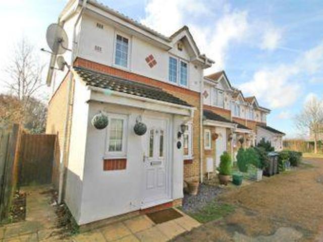3 Bedrooms for sale in Pytt Field, Harlow CM17