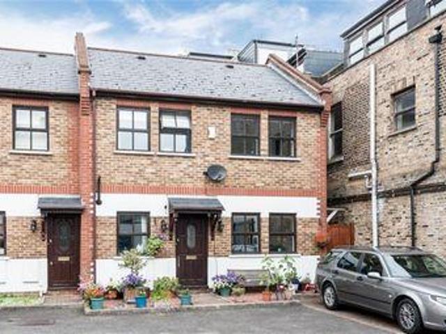 3 Bedrooms for sale in Pegasus Close, Green Lanes, London N16