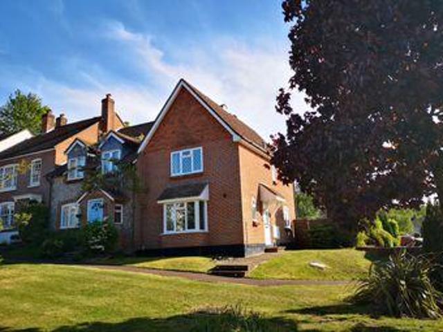 3 Bedrooms for sale in Poplar Way, Midhurst GU29