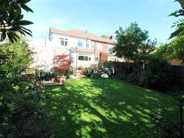 3 Bedrooms for sale in Radcliffe New Road, Manchester M45