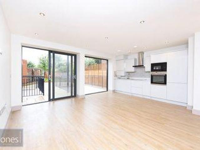 3 Bedrooms for sale in Rathcoole Gardens, London N8