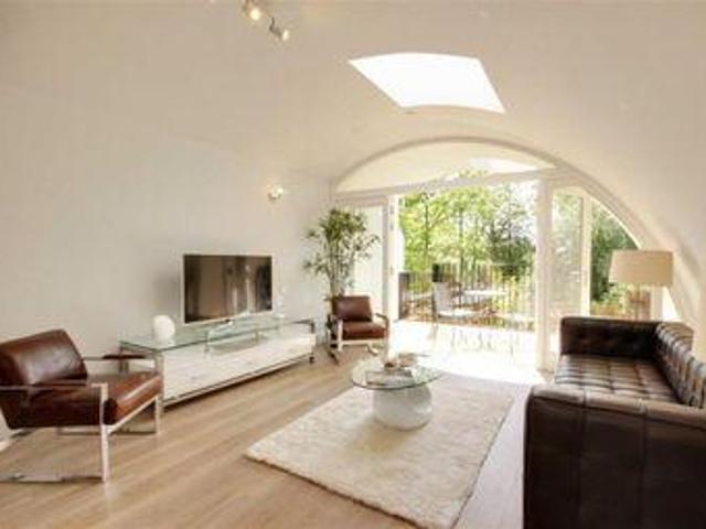 3 Bedrooms for sale in Richmond Road, New Barnet, Hertfordshire EN5