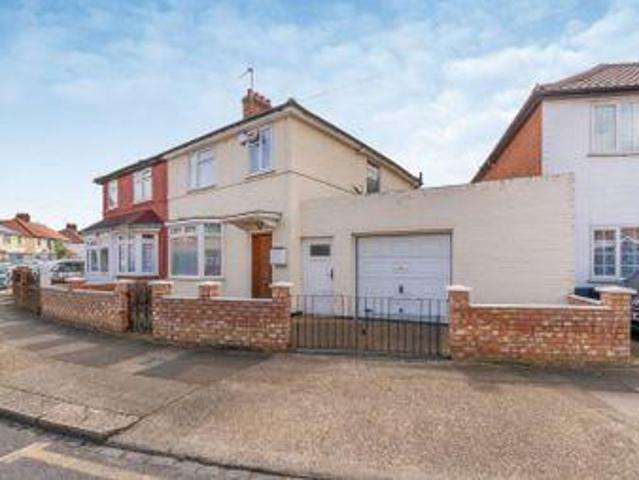 3 Bedrooms for sale in Rogers Road, Tooting Broadway SW17