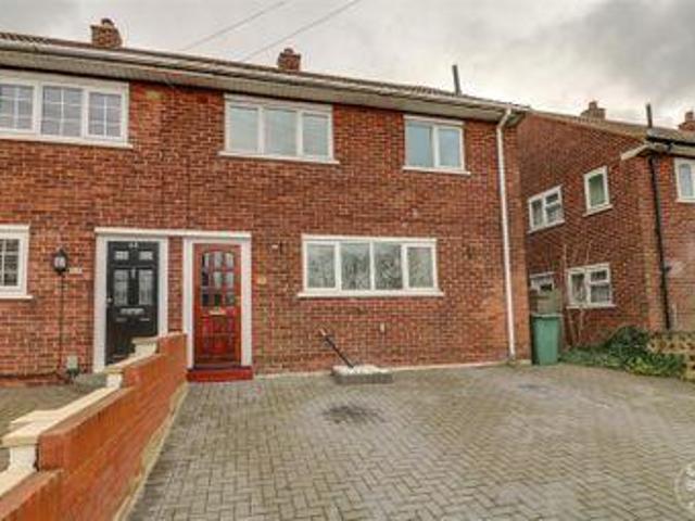 3 Bedrooms for sale in Stifford Clays Road, Grays RM16