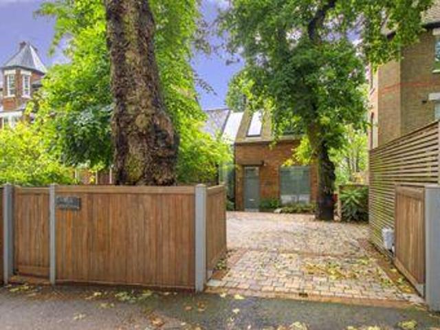 3 Bedrooms for sale in Shepherds Hill, London N6