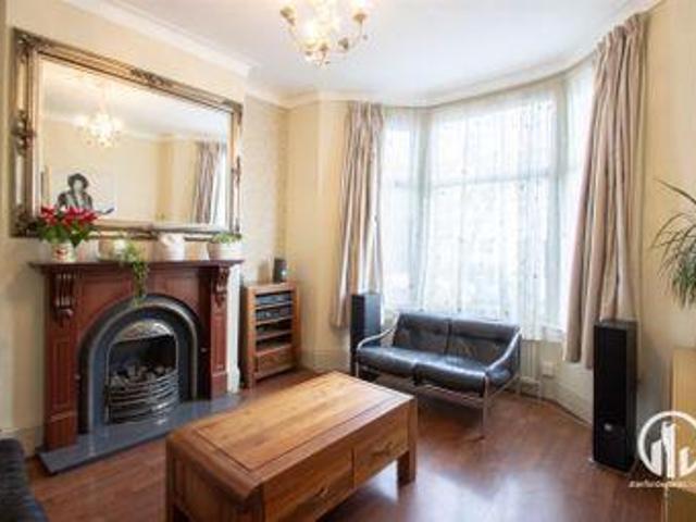 3 Bedrooms for sale in Siddons Road, Forest Hill, London SE23