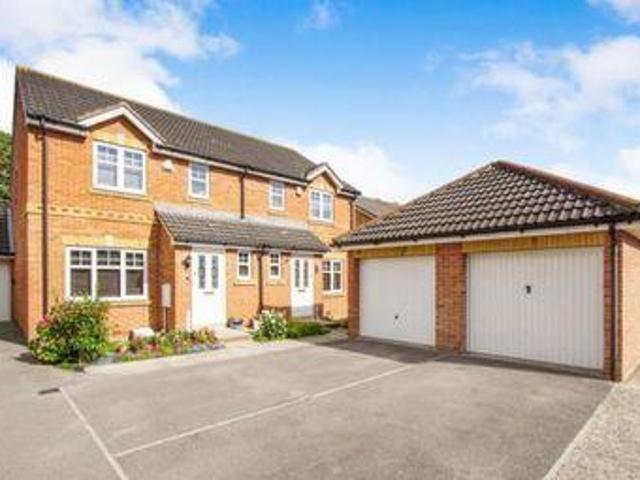 3 Bedrooms for sale in Snowberry Close, Bradley Stoke, Bristol, Gloucestershire BS32