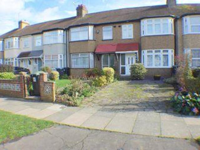 3 Bedrooms for sale in Southbury Avenue, Enfield EN1