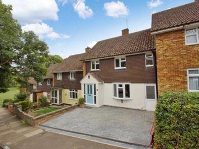 3 Bedrooms for sale in Spring Lane, Hemel Hempstead HP1