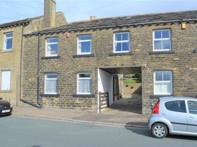3 Bedrooms for sale in Tanyard Road, Oakes, Huddersfield HD3