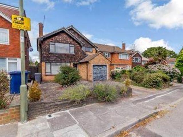 3 Bedrooms for sale in Thatcham Gardens, London N20