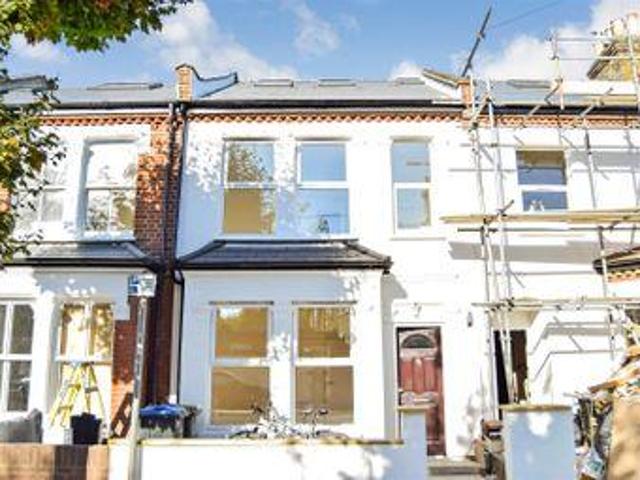 3 Bedrooms for sale in Trafalgar Road, London SW19