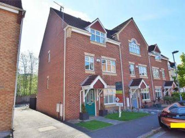 3 Bedrooms for sale in Wain Avenue, Chesterfield S41
